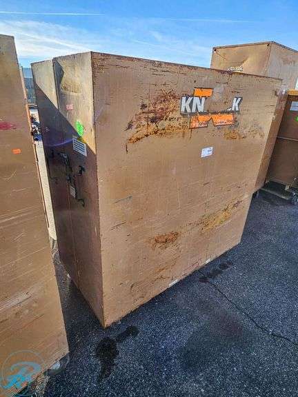 Knaack 100 Clamshell Jobsite Cabinet on Casters - Roller Auctions