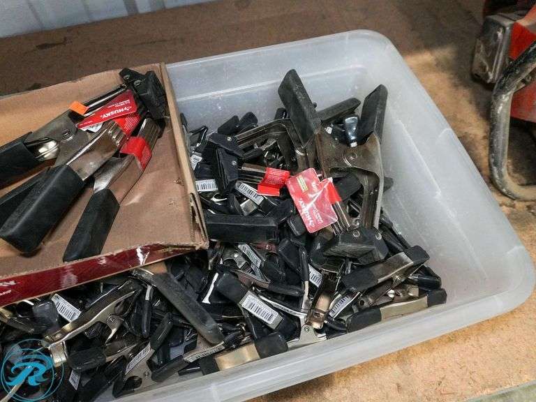 Tray of Metal Spring Clamps - Roller Auctions