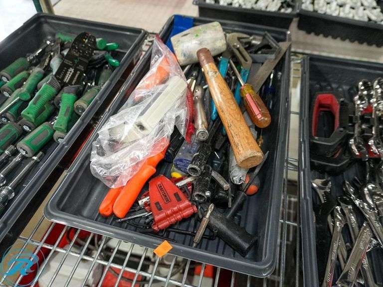Tray of Assorted Hand Tools - Roller Auctions