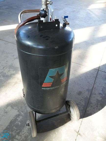 American Lube Mobile Oil Drain Pan - Roller Auctions