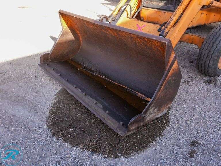 Case 480C Loader/Backhoe - Roller Auctions