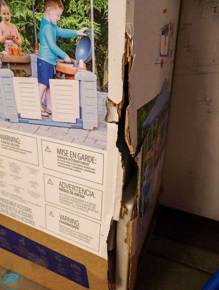 Step 2 Outdoor Kitchen - New - Roller Auctions