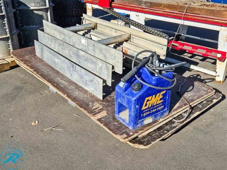 GME Shoring Box With Manual Hydraulic Pump - Roller Auctions