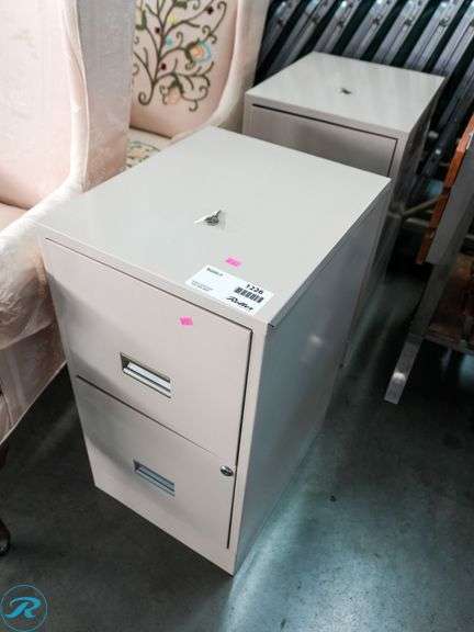 (2) File Cabinets With key - Roller Auctions