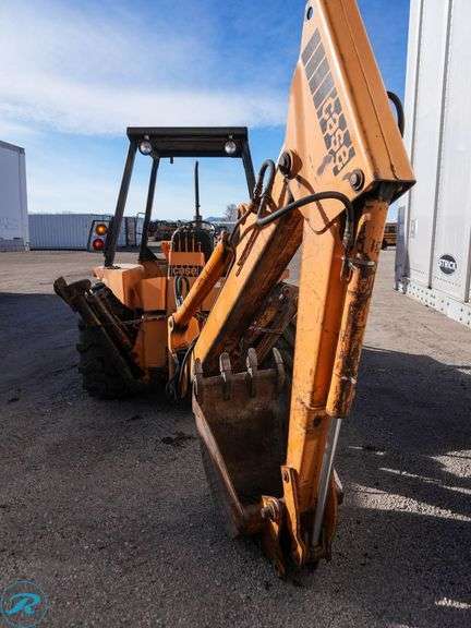 Case 480C Loader/Backhoe - Roller Auctions