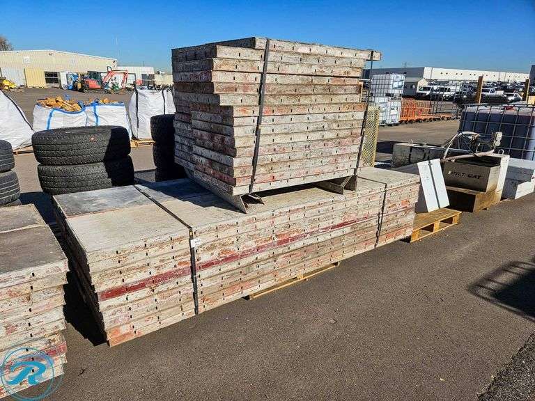 Pallet of (20) 10' x 2' and Pallet of Assorted Concrete Forms - Roller ...