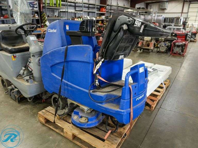 Clarke Focus 28" Disc Rider Scrubber, 36V Electric - Roller Auctions