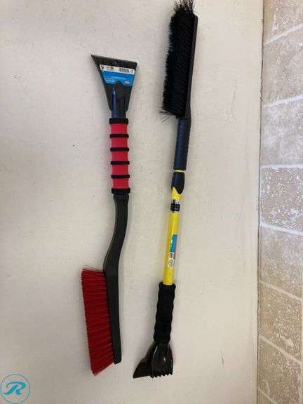 (2 items) New- Telescoping Ice Scraper with Brush (1) 26" L Plastic Ice ...