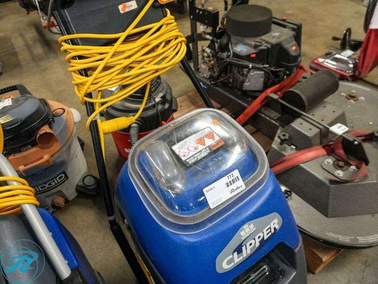 Windsor Clipper Walk Behind Carpet Extractor - Roller Auctions