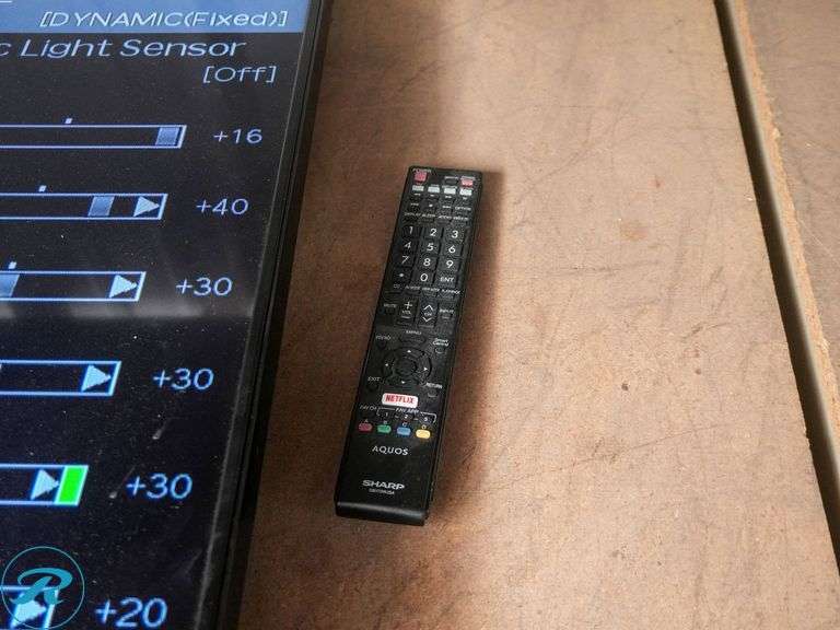 Sharp LC-60LE661U TV, 60" - Roller Auctions