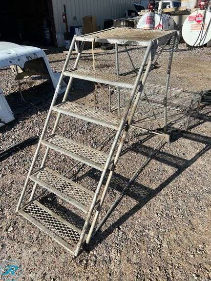 6' WAREHOUSE STOCKING LADDER, METRO WIRE SHELVING UNIT - Roller Auctions