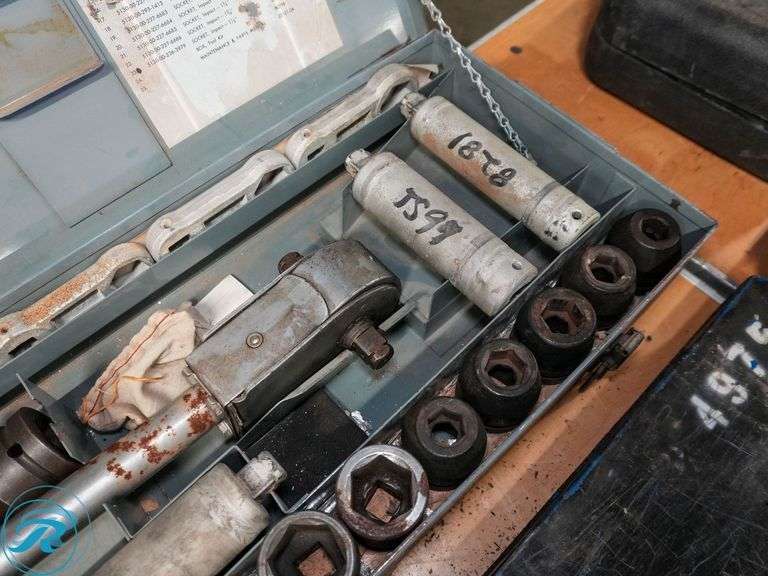 Swench Wrench and Socket Set - Roller Auctions
