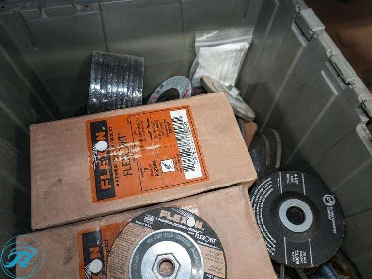 Tray of 4.5" Grinding Discs - Roller Auctions