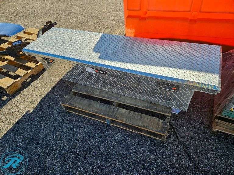 Husky Crossover Toolbox - Roller Auctions