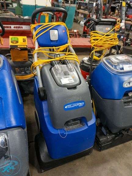 Windsor Clipper Duo Walk Behind Carpet Extractor - Roller Auctions