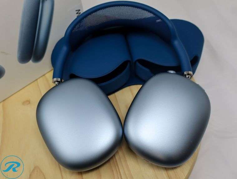 Apple Airpods Max Overhead Noise Canceling Headphones - Blue - Like New ...