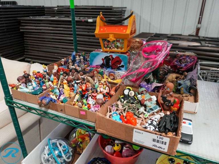 (7) Trays of Children's Toys and Lunch Boxes - Roller Auctions