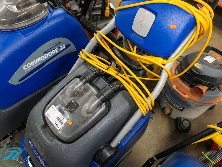 Windsor Clipper Duo Walk Behind Carpet Extractor - Roller Auctions