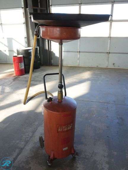 Lincoln Mobile Oil Drain Pan - Roller Auctions