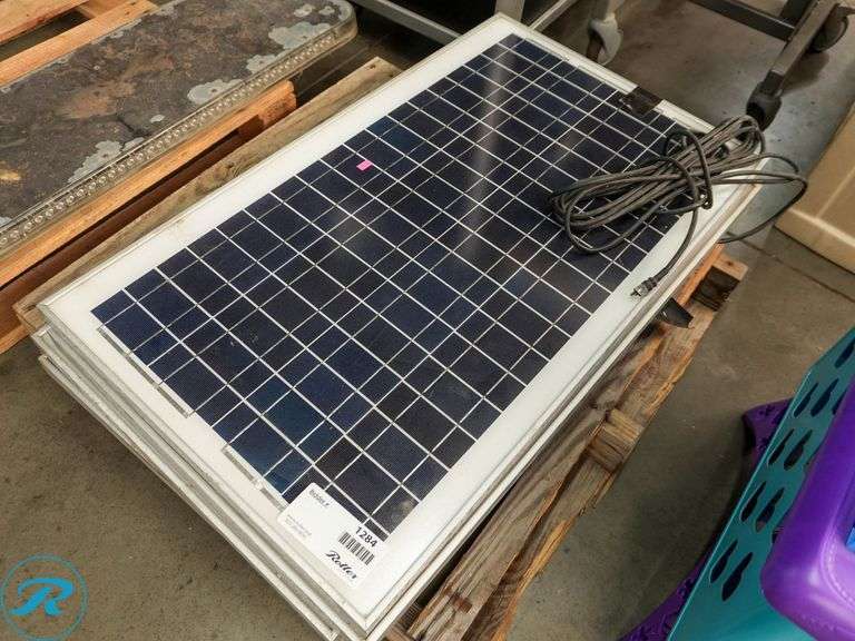 (4) Solar Panels, 34" x 20" - Roller Auctions