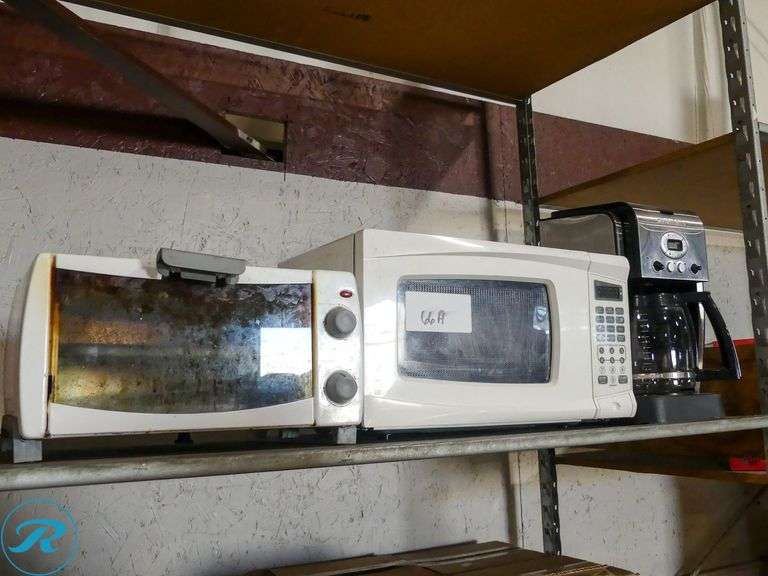 Rival Toaster, Microwave and CuisinArt Coffee Maker - Roller Auctions