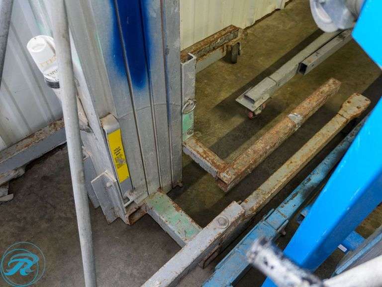 Genie Super Lift SL-16 Lift, 16' - Roller Auctions