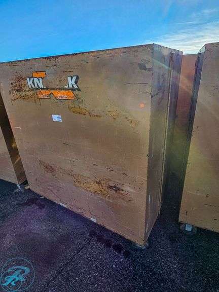 Knaack 100 Clamshell Jobsite Cabinet on Casters - Roller Auctions