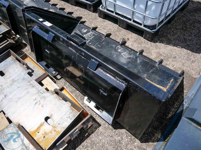New Kit Container 66" Skid Steer Bucket With Teeth - Roller Auctions