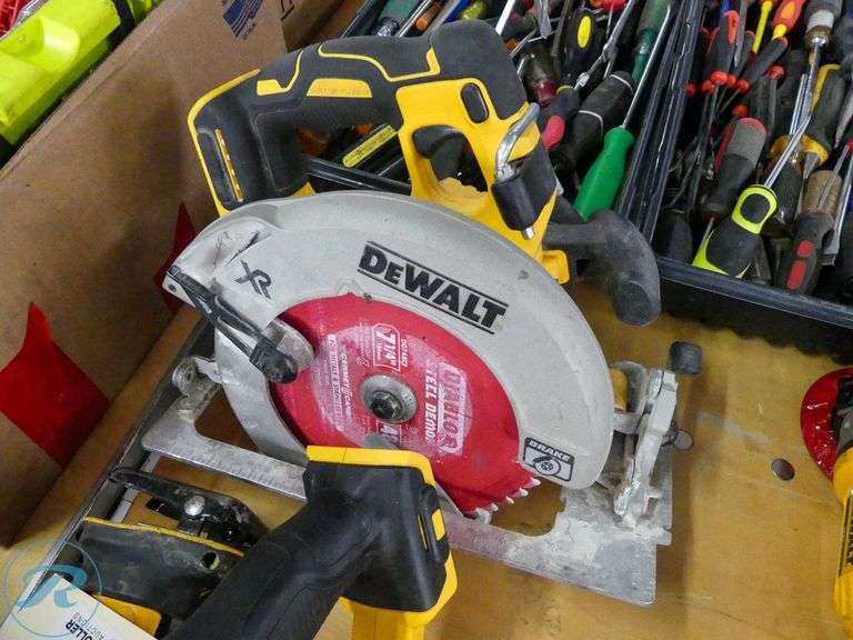 DeWalt DCE100 Blower, DCS367 Reciprocating Saw And DCS570 7.25 ...
