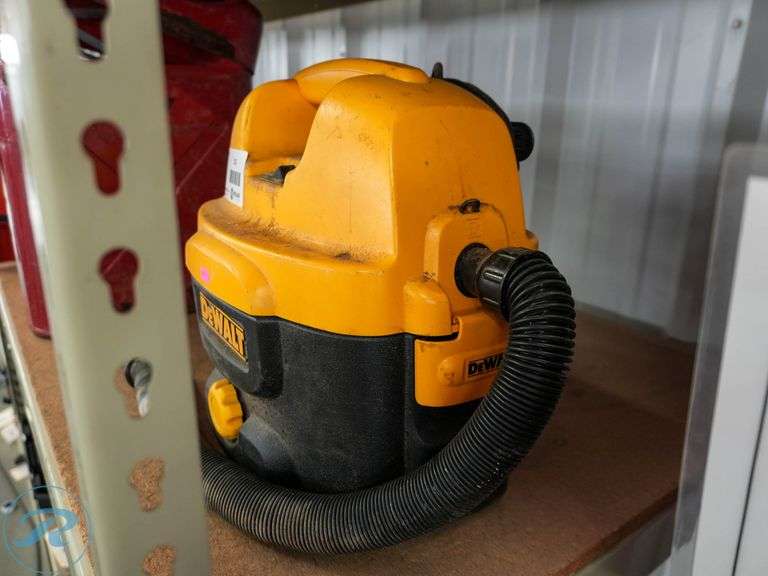 DeWalt DC500 18V Cordless / Corded Wet / Dry Vacuum - Roller Auctions