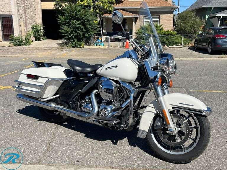 Western Motorcycle Escorts - Roller Auctions