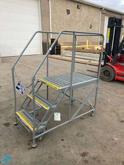 Metal Rolling Platform Ladder with Locking Wheels Overall Dimensions 60 ...