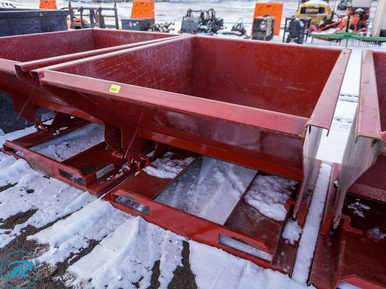 New Kit Containers 1.5-Cubic Yard Self-Dumping Hopper With Forklift ...