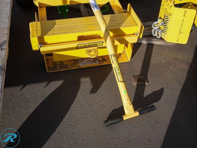 Leading Edge Stinger Mobile Fall Protection System - Roller Auctions