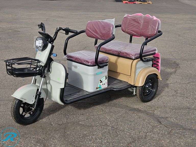 New MECO M3 Electric 3-Wheel Cart, 3-Person - Roller Auctions