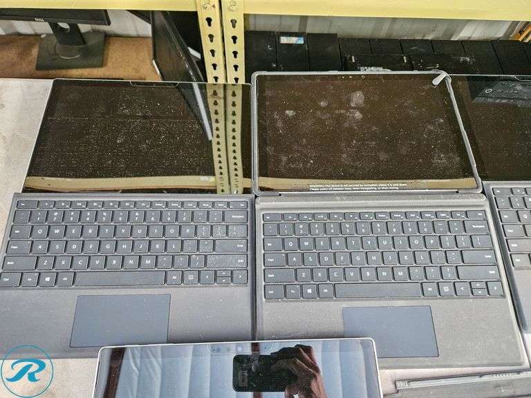 (3) Microsoft 1866 Surface Pro 7 Tablets and 1724 Surface Pro 4 Tablet ...