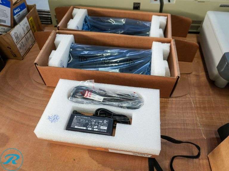(2) Itronix IX600 Office Docks - Roller Auctions