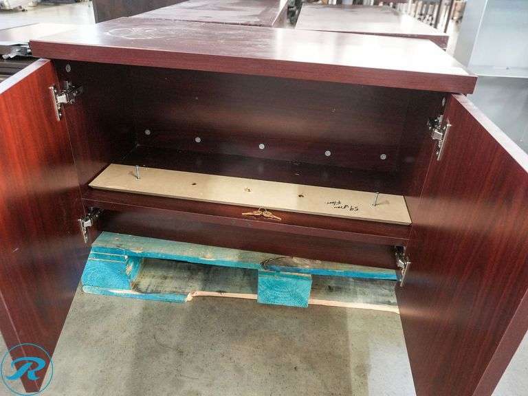 (3) Upper Hanging Cabinets - Roller Auctions