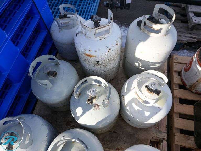 Pallet of (9) Propane Tanks - Roller Auctions