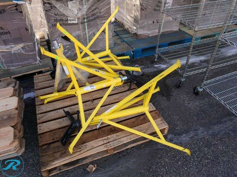 (4) Sumner 780395 Pipe Stands - Roller Auctions