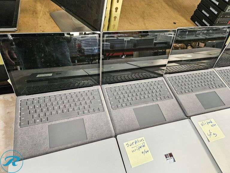(10) Microsoft 1867 Touchscreen Laptops - Roller Auctions