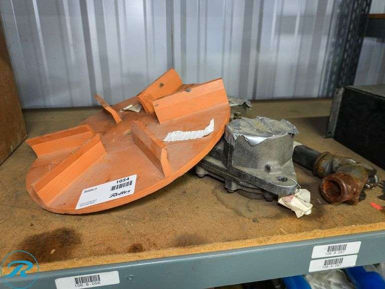 Flink Sander Gearbox, Driveshaft and Spreader Disc - Roller Auctions
