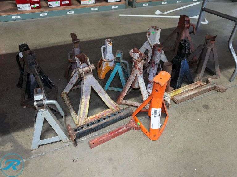 Assorted Jack Stands - Roller Auctions