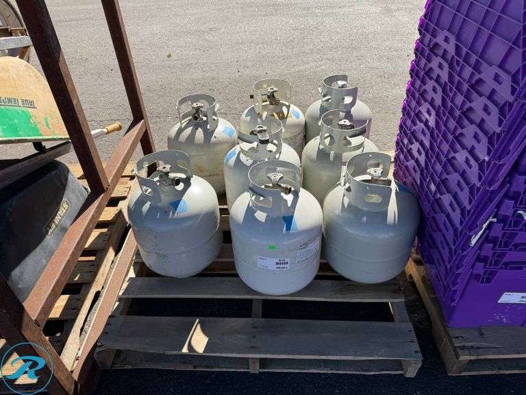 Pallet of (8) Propane Tanks - Roller Auctions