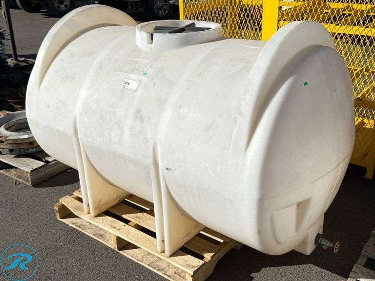 Polyethylene RMI-C Storage Tank with Screw-Top Lid - Roller Auctions
