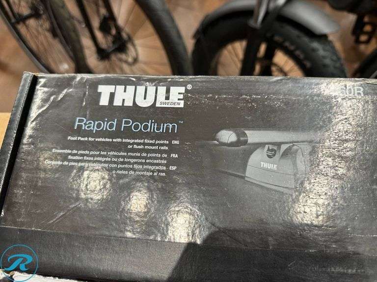 Thule 460R Rapid Podium And 933402 EasyFold XT Long Loading Ramp ...