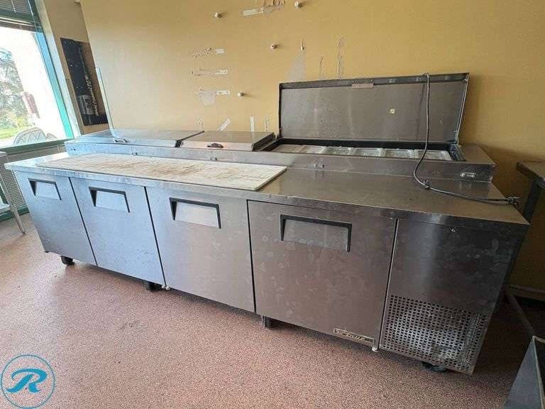 True Model TPP-119 Refrigerated Pizza Prep Table with Casters - Roller ...