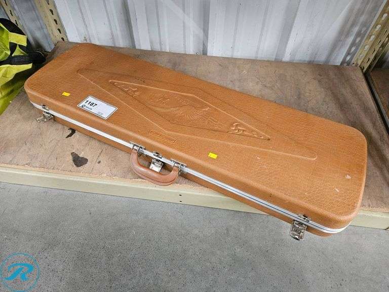 Hard Shell Instrument Case with Lined Interior - Roller Auctions