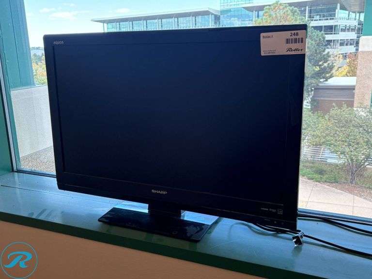 Sharp Model LC-32LE440U TV - Roller Auctions