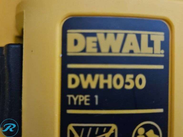 (2) DeWALT DWH050 Type 1 Dust Extraction System in Carrying Cases ...